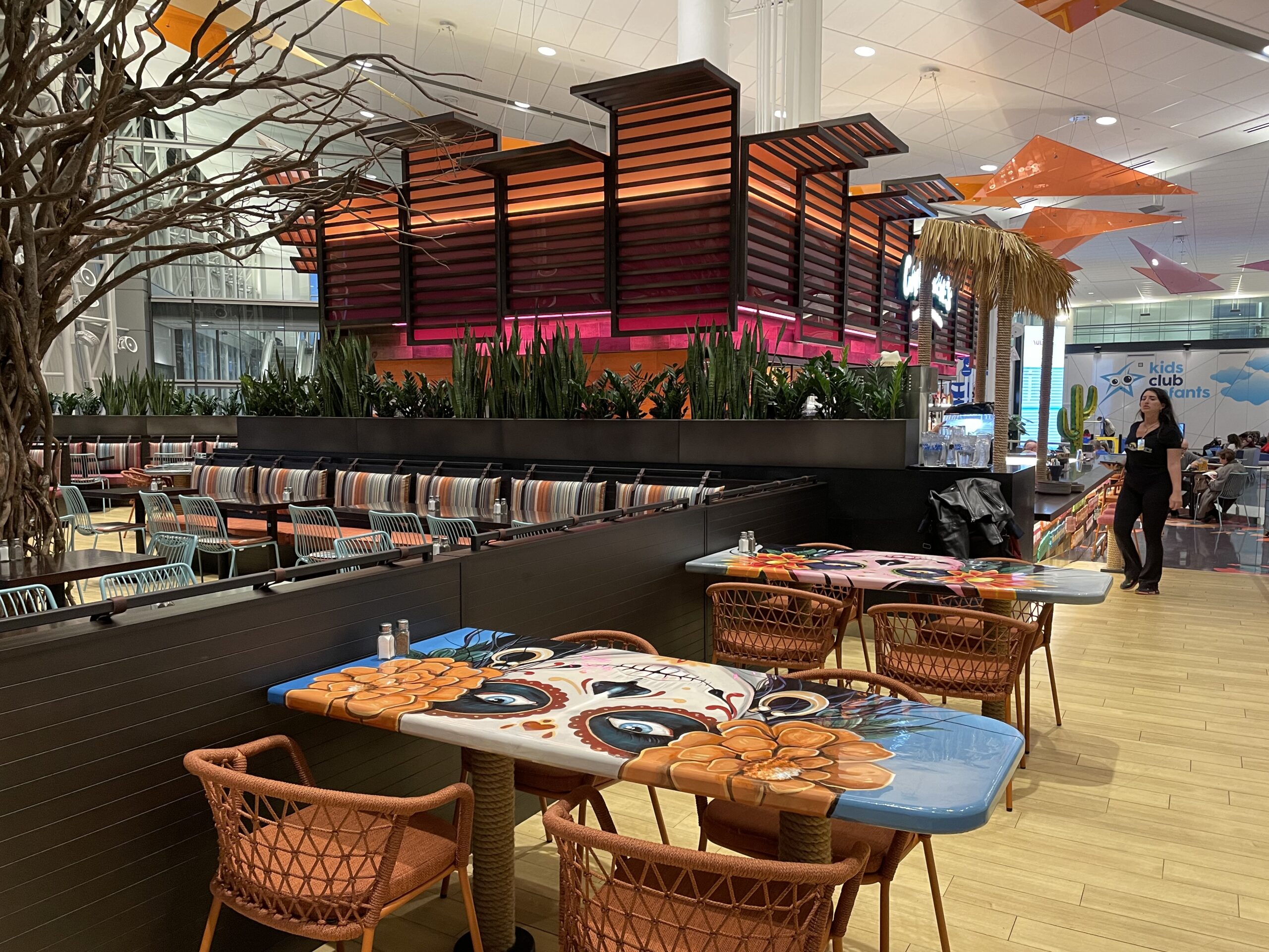 Carlos & Pepe's YUL | FDA Construction inc.